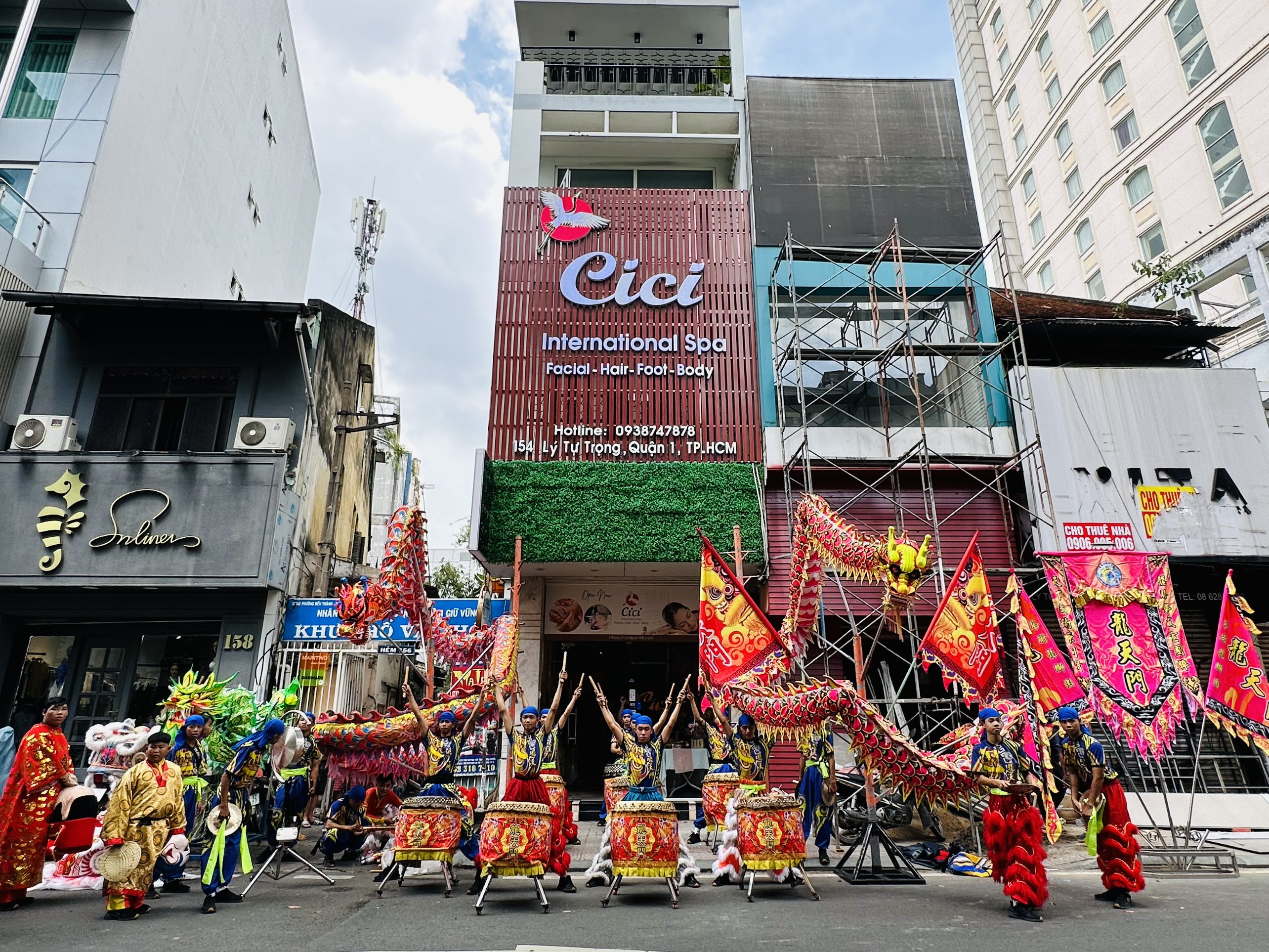 múa lân khai trươngKHAI TRƯƠNG SPA CICI